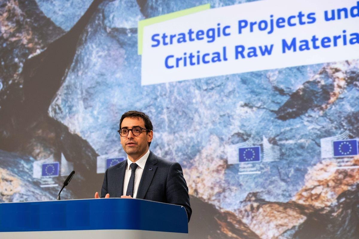 EU selects 47 strategic projects to secure access to raw materials ...